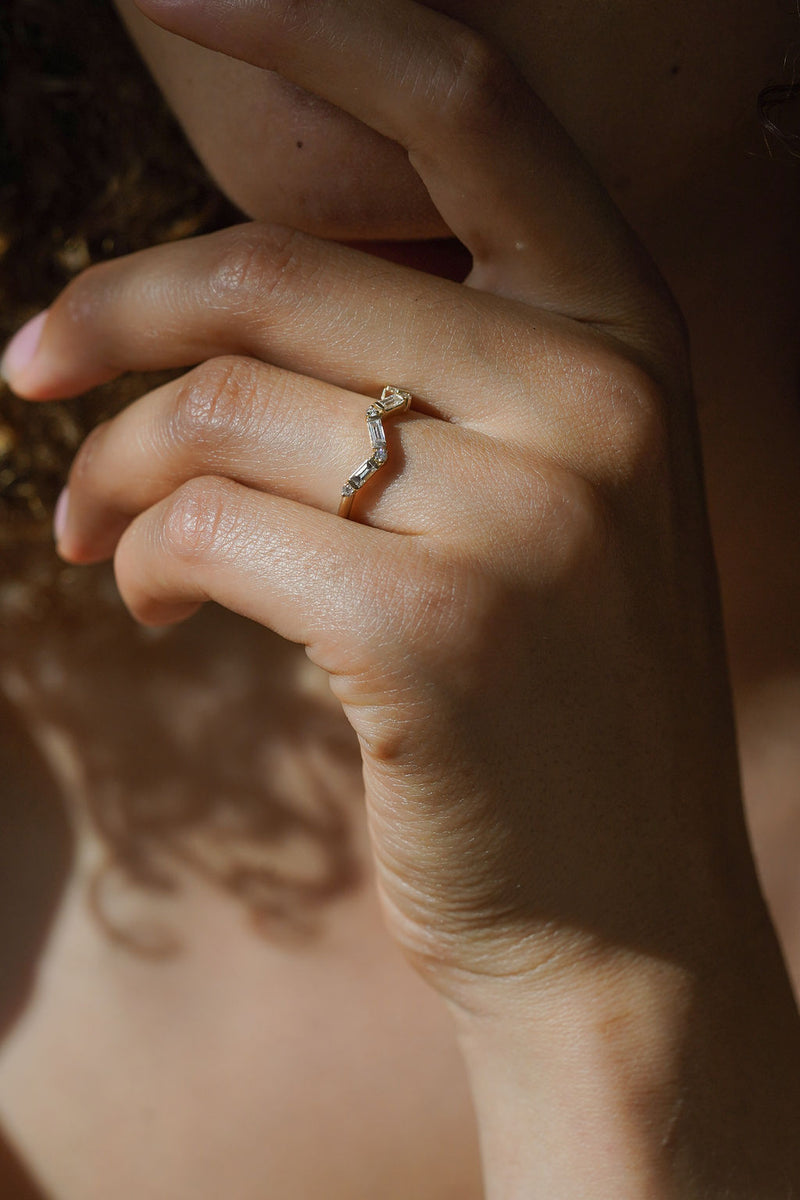 14K Gold Chevron Diamond Ring – Earthen