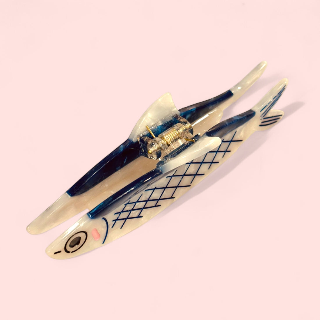 Tiny Anchovy Hair Claw – Earthen