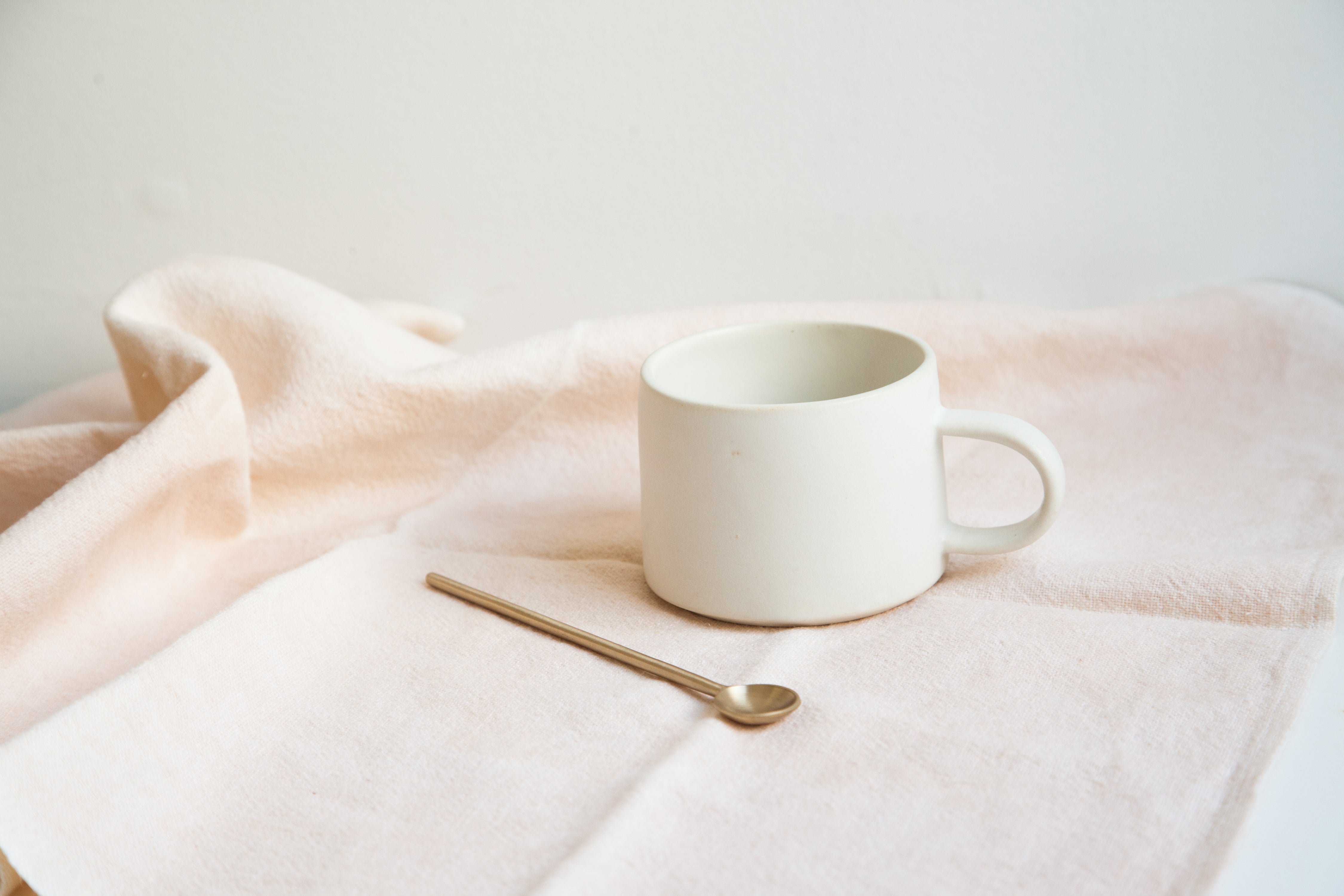 Low Mug / Snow – Earthen
