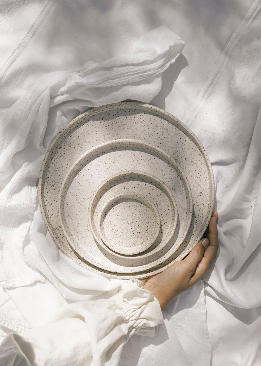 11" Plate / Pebble – Earthen